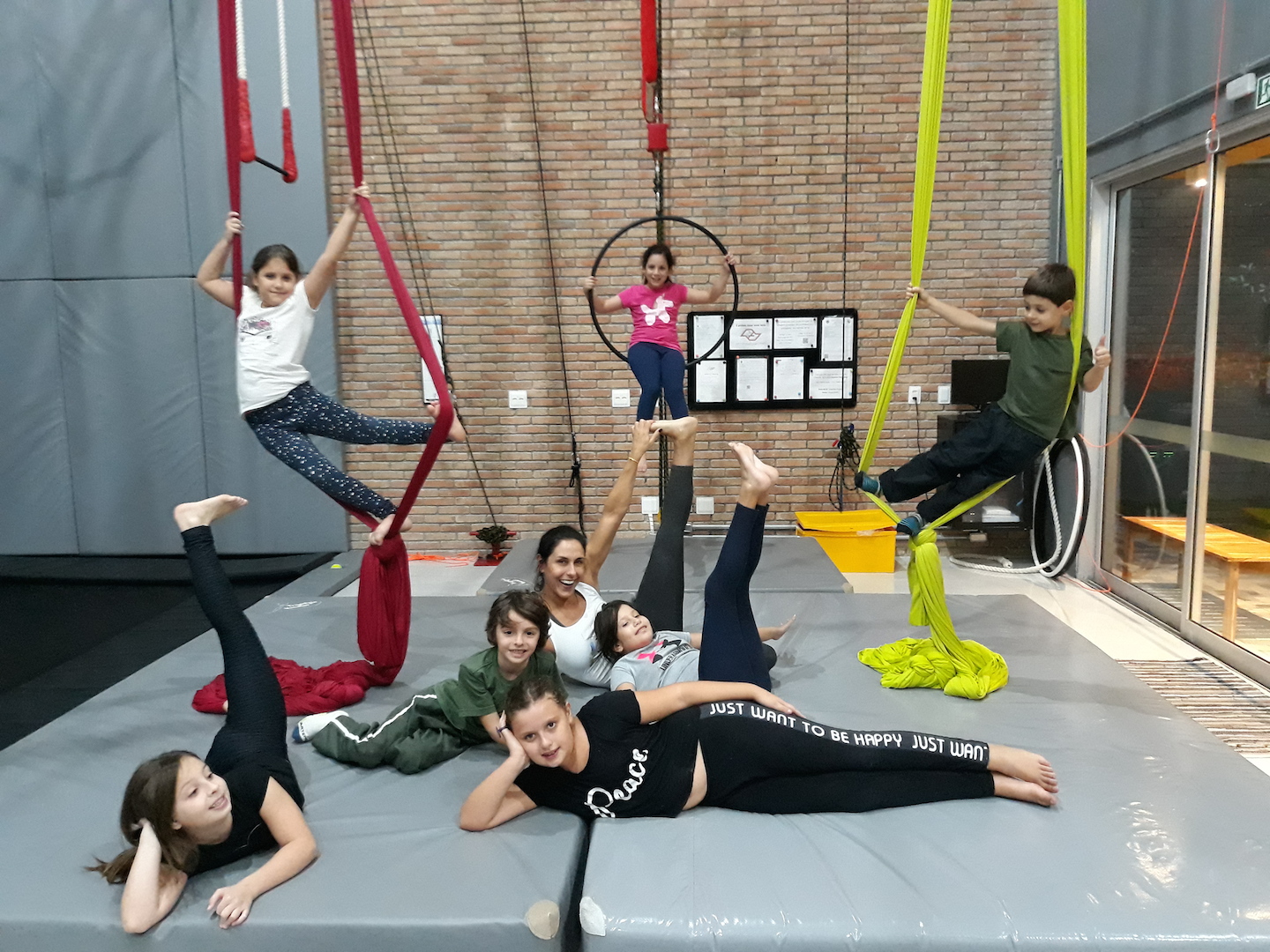 Pequeno acrobata? Trapézio Voador tem curso de circo para crianças nas ...