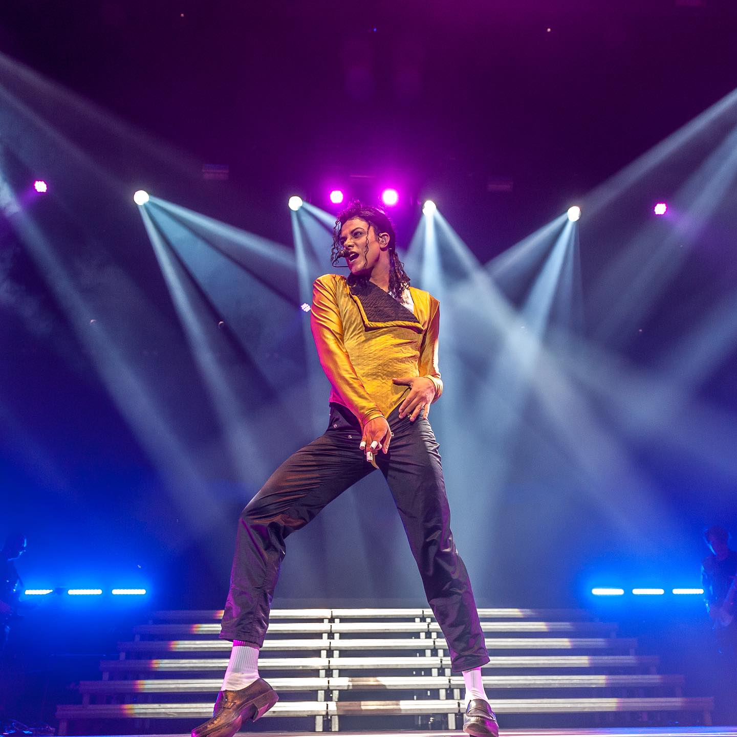 “Tributo ao Rei do Pop” com Rodrigo Teaser retorna aos palcos de São Paulo