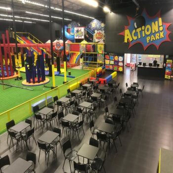 Action Park: adultos e crianças brincam juntos neste parque feito pra ...