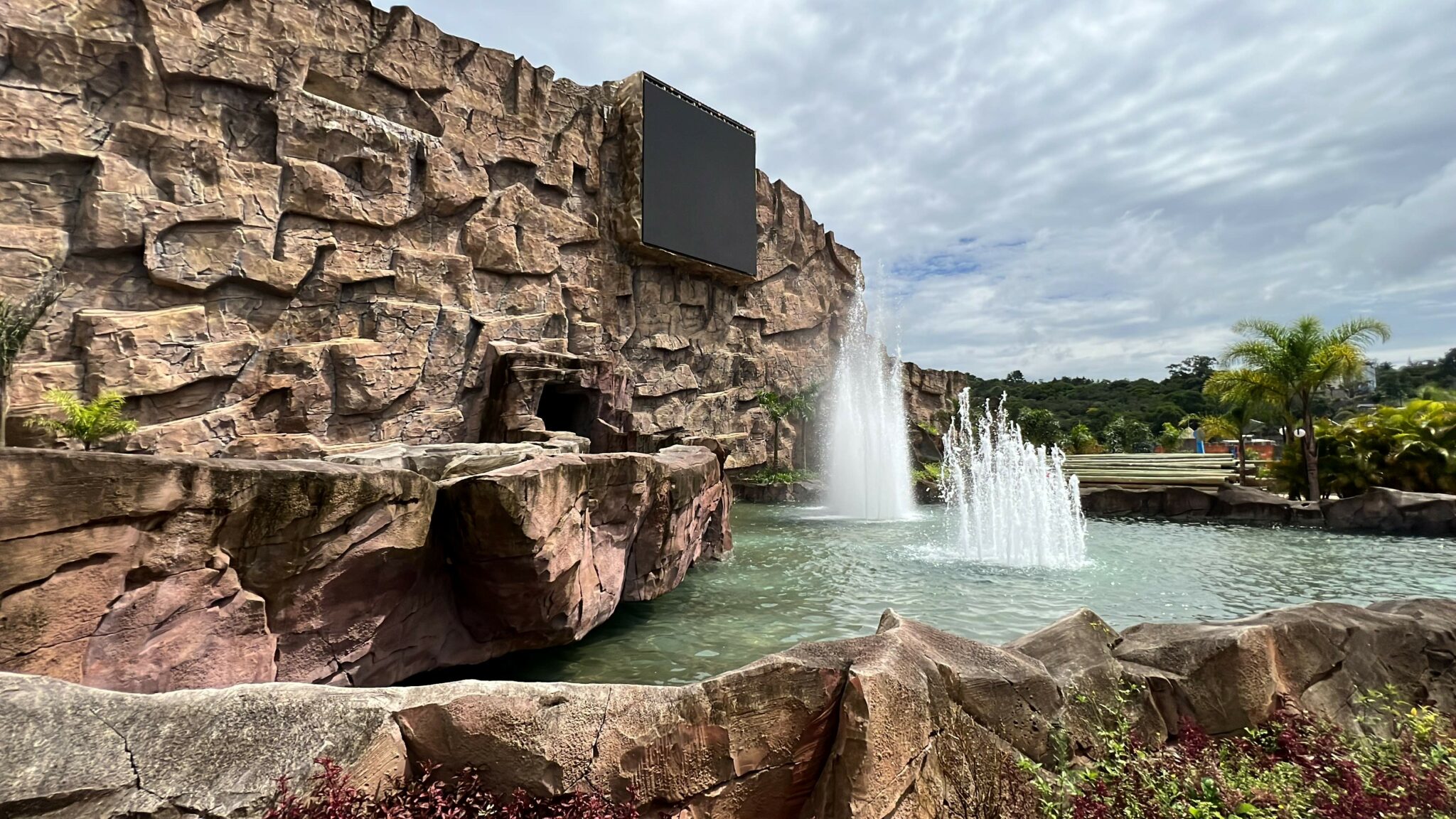 Animália Park tem nova área viking com brinquedos radicais, zoológico ...