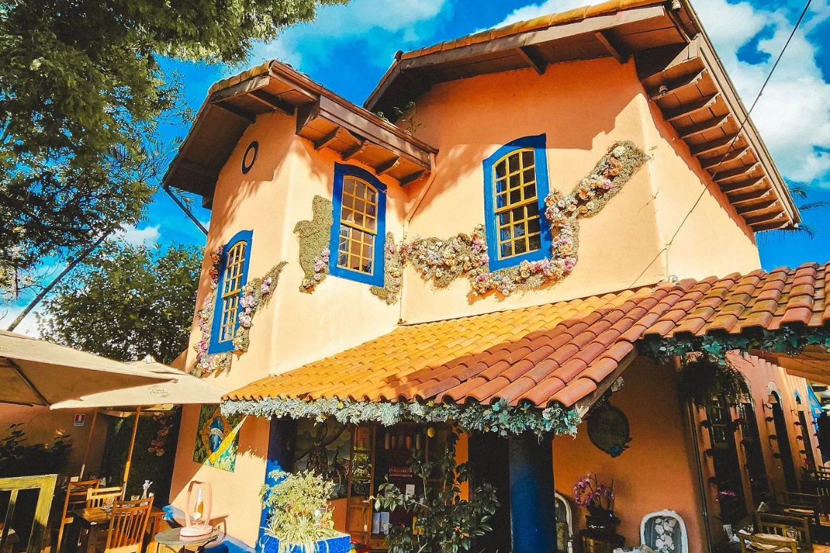 São Paulo para crianças - Embu das Artes: Casa Florida é restaurante ...