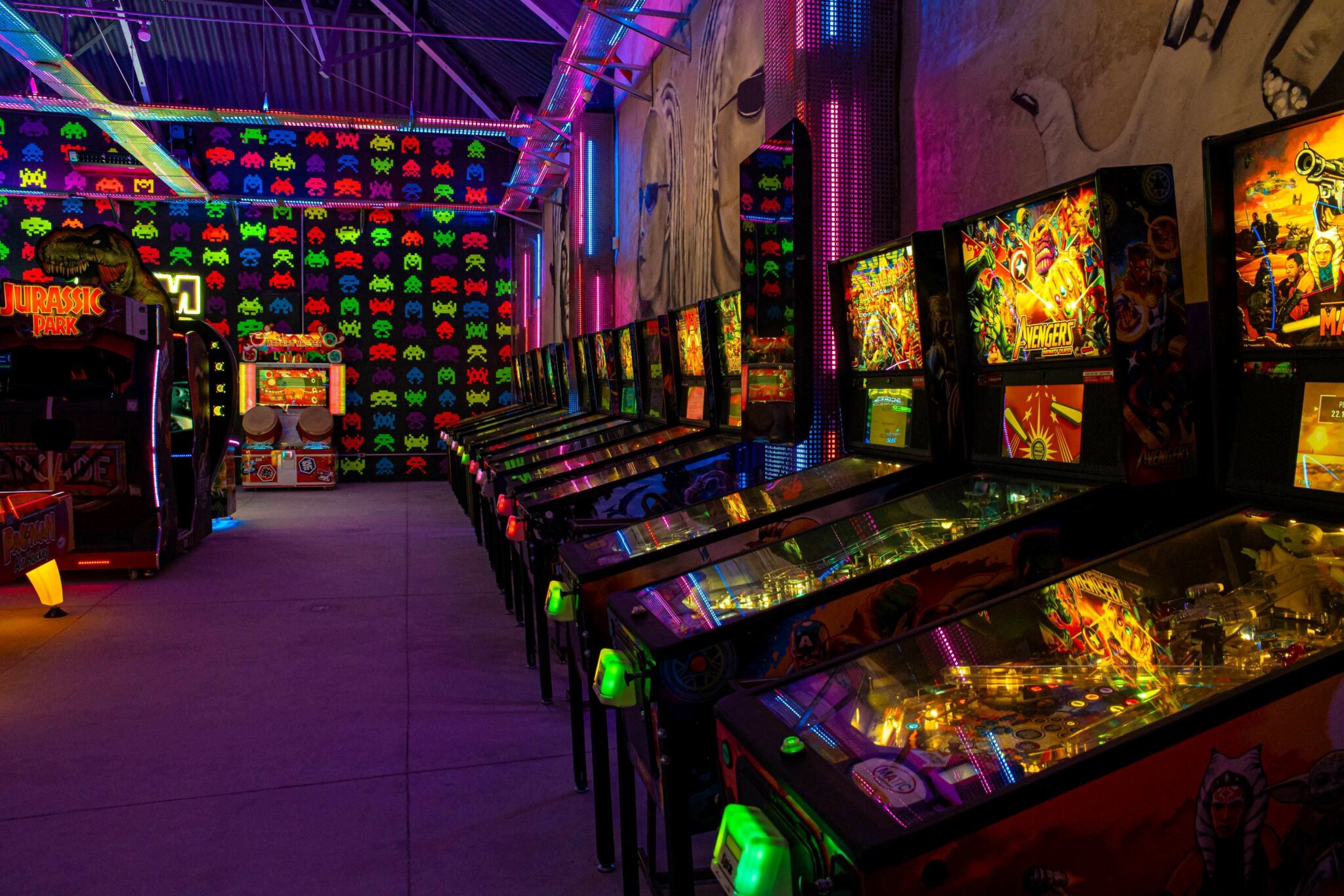 Fliperamas, diversão e novos sabores: descubra o Bario Bar no Tatuapé!