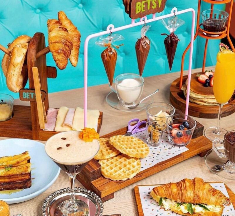 Mundo Betsy: conheça restaurante instagramável com cardápio para todas ...
