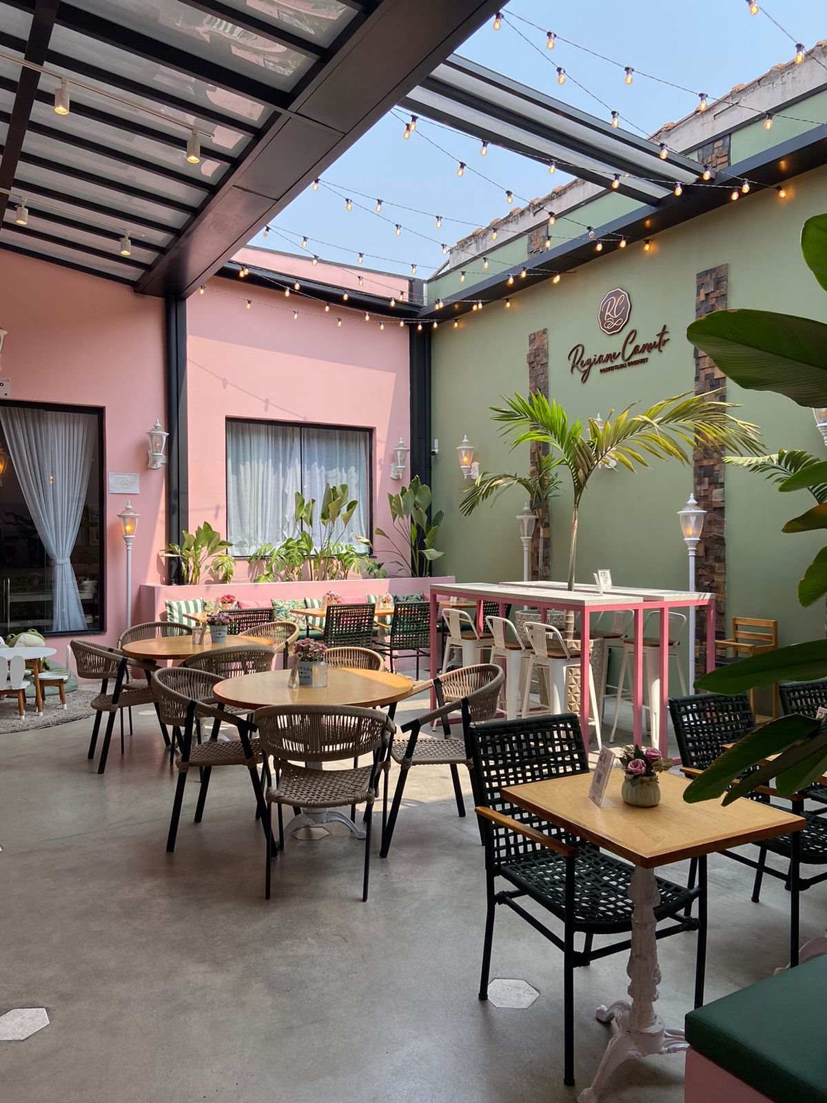 Regiane Canuto Confeitaria tem sobremesas e espaço kids em loja fofa no ABC